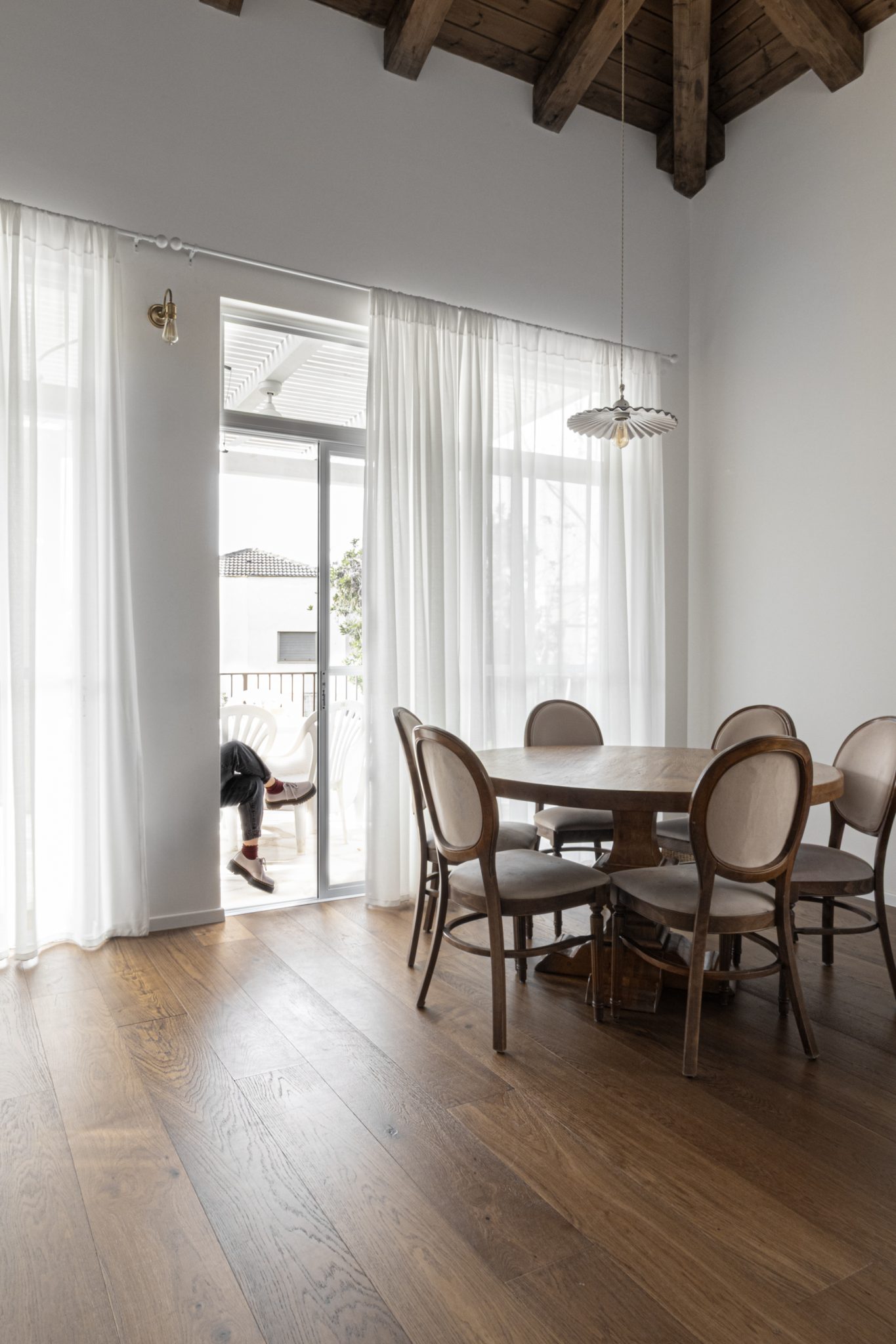 אלון אדמה בהוד השרון - פרקט בשרון